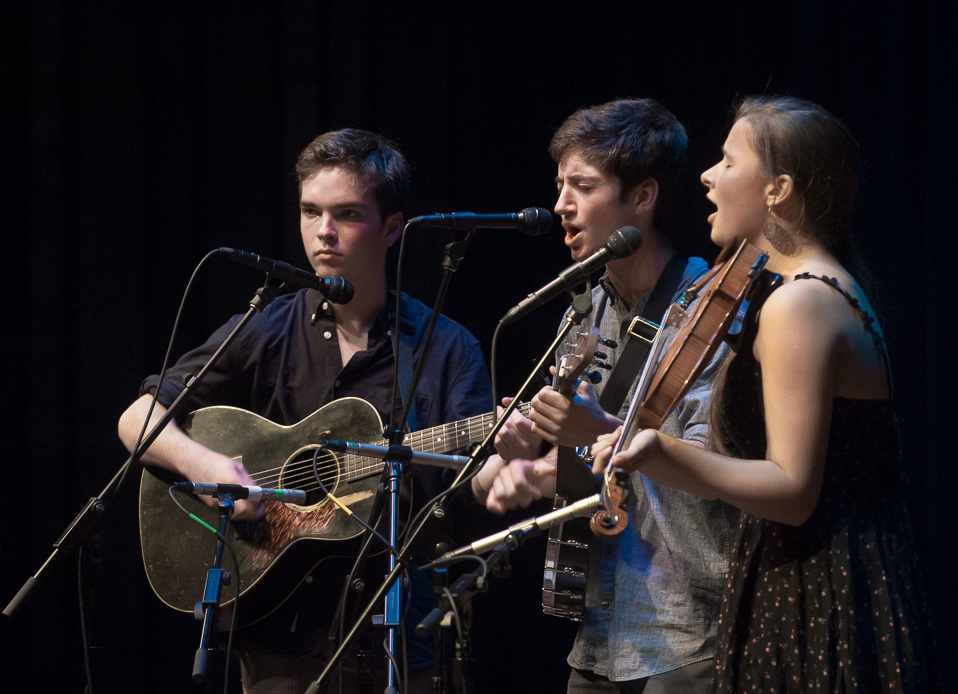 Music at the Phinney Farmers Market – Seattle Folklore Society